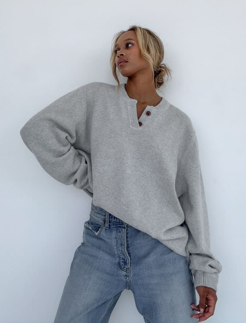 Varsity Henley | Light Heather Gray – Rumored